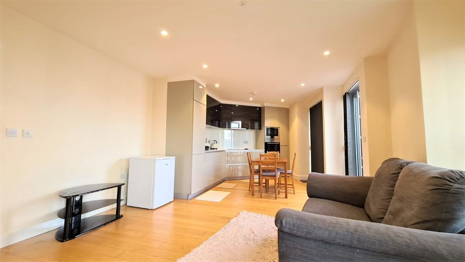 2 Bed Flat Rent in Canning Town - 2 Bed Flat Rentals Canning Town